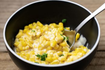 Cheesy Creamed Corn (15 min) • Zona Cooks