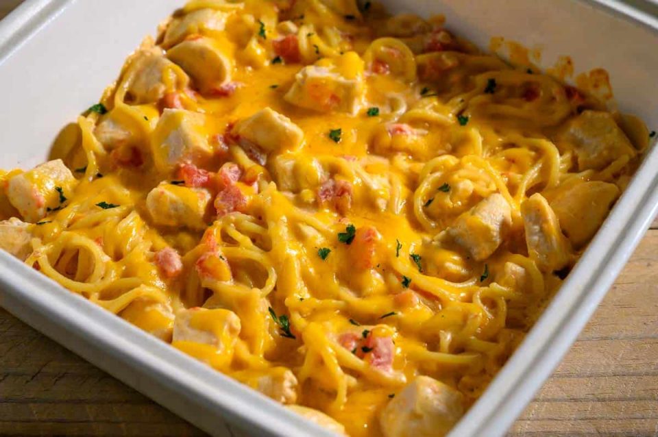 Easy Chicken Rotel Spaghetti (35 min) • Zona Cooks