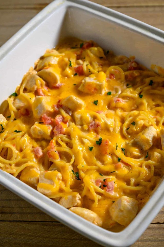 Easy Chicken Rotel Spaghetti (35 min) • Zona Cooks